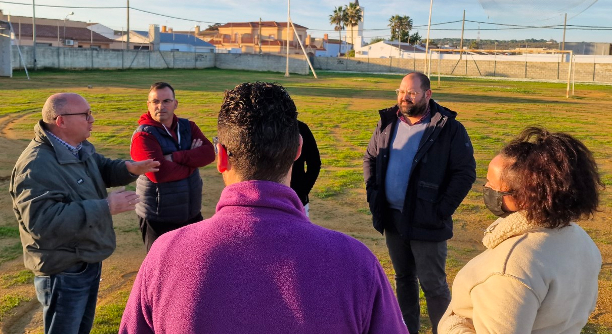 #ElPuerto de Santa María - Ayuntamiento y AAVV trabajarán para poner en valor el campo de fútbol ...