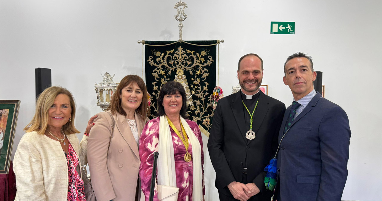 #ElPuerto de Santa María - El sacerdote Ángel Puentes emociona con su ...